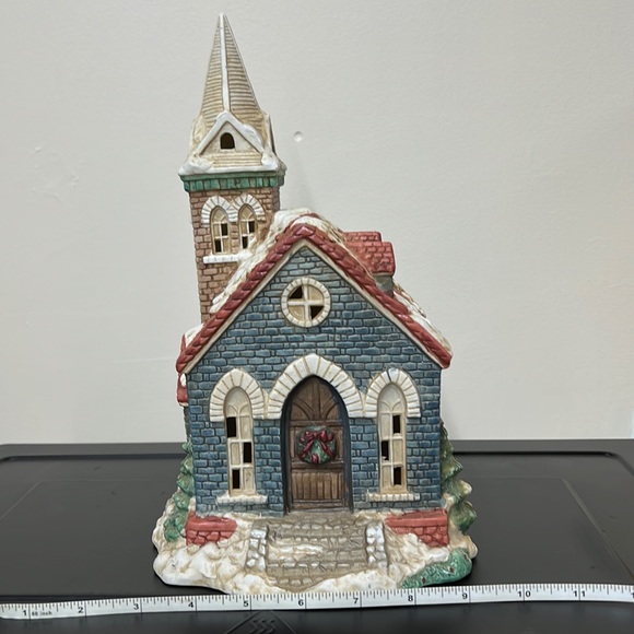 Christmas | Holiday | Ceramic Lights Up Church | Poshmark